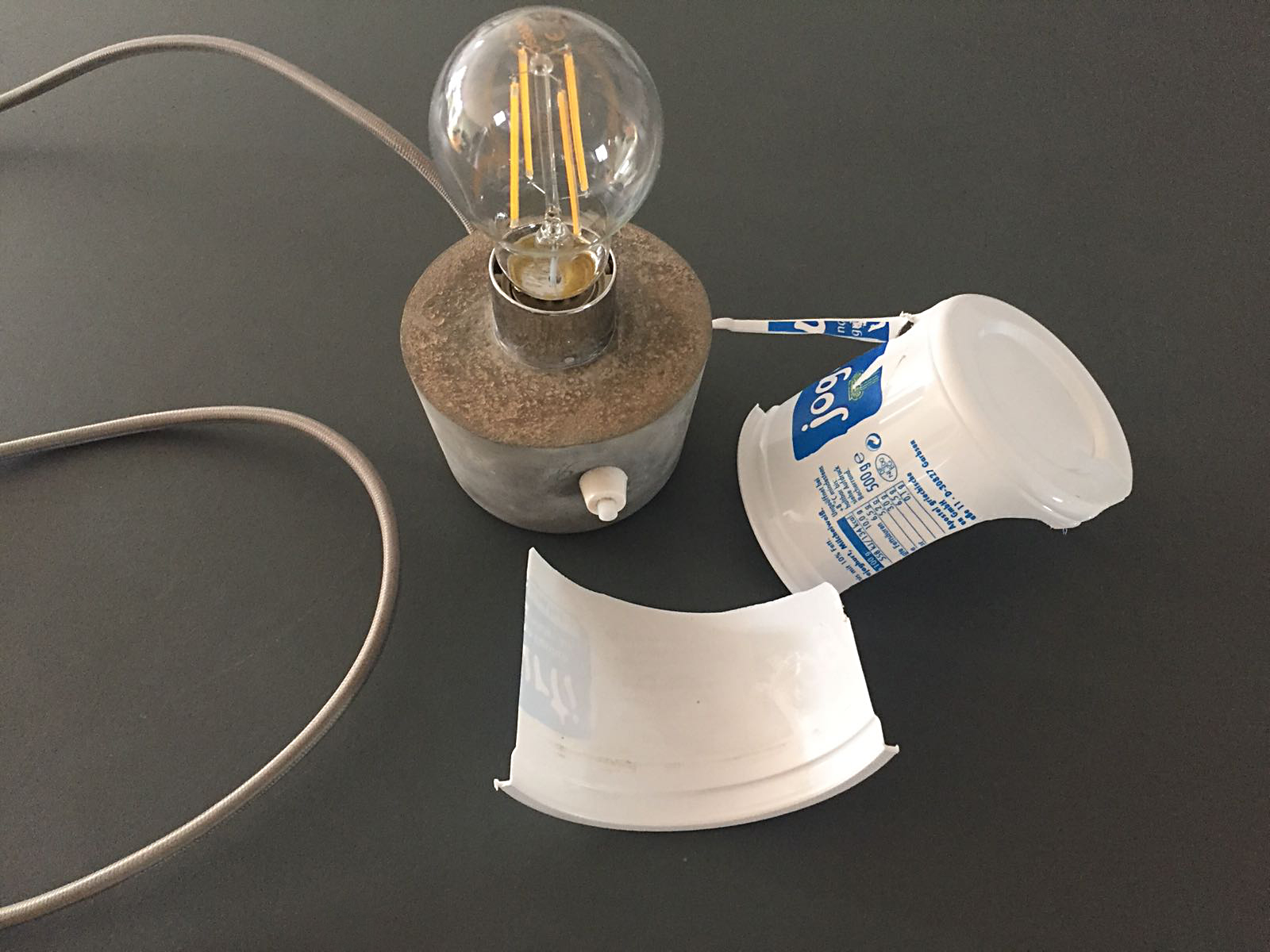 Minimalistische Betonlampe - makajumy.de